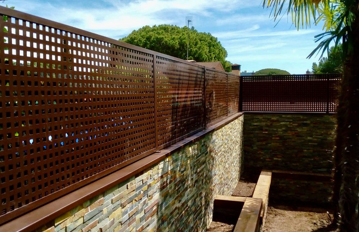 Valla Prem - Montajes La Valla | Especialistas en vallas y ocultaciones